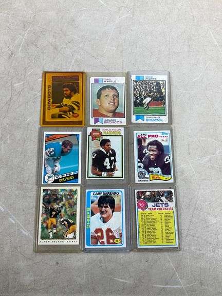 9 Football Trading Cards with Protectors - Hash Auctions