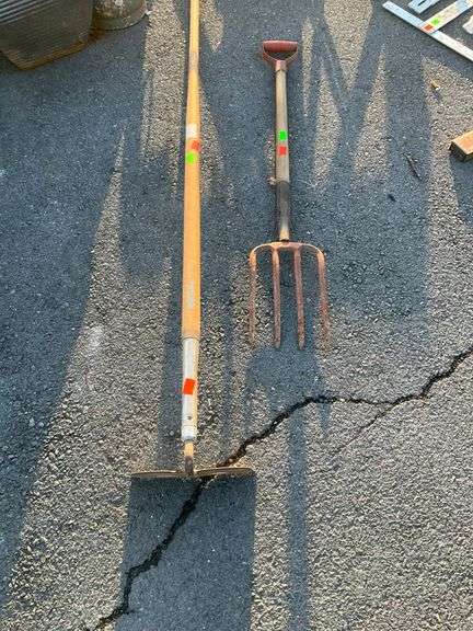 Manual Steel Hay Fork and Two-Hole Hoe with Wooden Handles - Hash Auctions