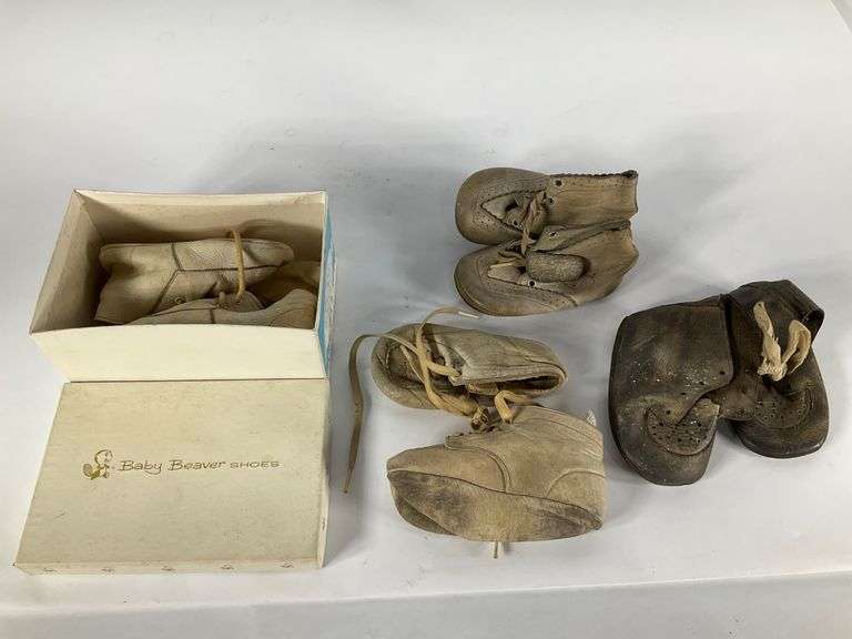 Baby Beaver Shoes and Additional Baby Shoes - Hash Auctions