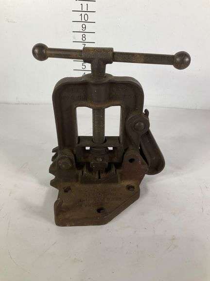 Reed Mfg Co. Pipe Vise, Erie PA, USA - Hash Auctions