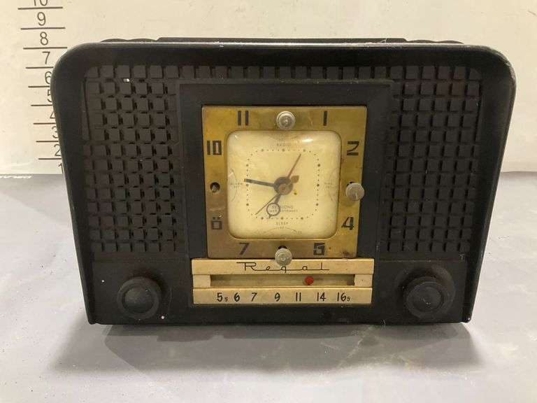 Regal Model C527L Clock Radio with Analog Dial and Wood Back Panel ...