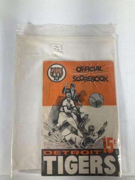 Detroit Tigers Official Scorebook, 15¢ Cover Price - Hash Auctions