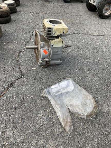 Industrial Engine Block with Cylindrical Piston Housing - Hash Auctions