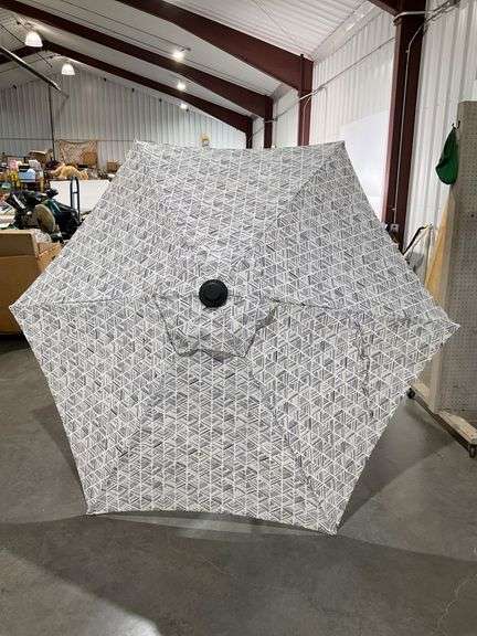 Outdoor Umbrella with Geometric Black-and-White Pattern - Hash Auctions