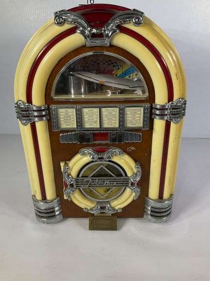 Classic JB100 AM/FM Radio in Jukebox-Style Case - Hash Auctions