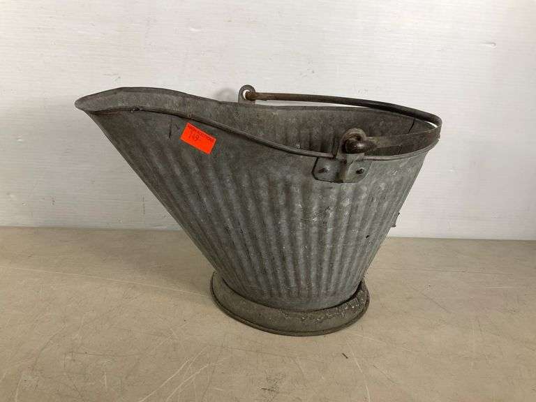 Ribbed Galvanized Metal Coal Scuttle with Handle - Hash Auctions