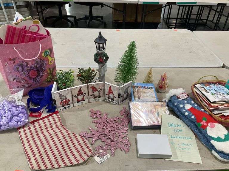 Assorted Holiday Decorations and Christmas Cards Collection - Hash Auctions