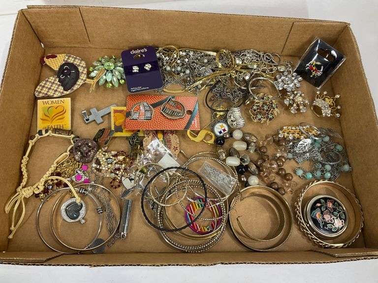 Assorted Costume Jewelry Including Brooches, Earrings, Bracelets, and ...