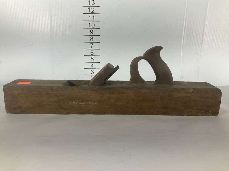 Handheld Carpenter’s Plane with Curved Handle - Hash Auctions