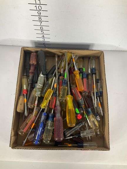 Assorted Screwdrivers with Mixed Handles in Bulk Lot - Hash Auctions
