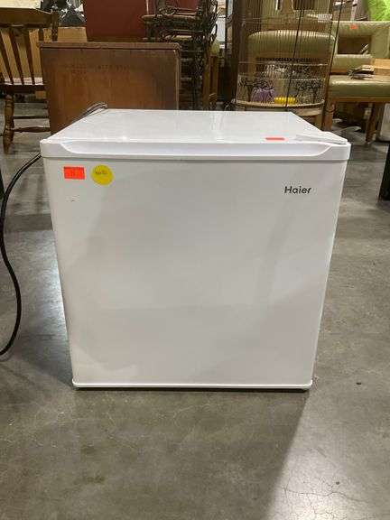 Haier Model HCR17W Compact Refrigerator with Freezer Compartment - Hash ...