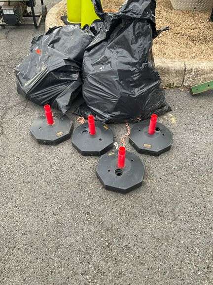 Set of VEVOR Octagonal Sign Bases with Red Poles - Hash Auctions