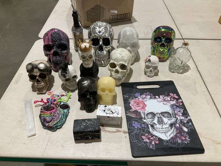 Group of Skull-Themed Decorative Items - Hash Auctions