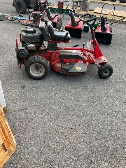 Snapper Hi-Vac 28-Inch Riding Lawn Mower with Briggs & Stratton 10 HP ...