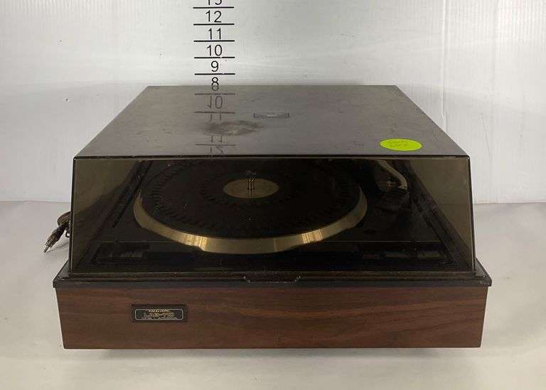 Realistic LAB-110 Turntable with Cueing and Auto-Manual Features - Hash ...