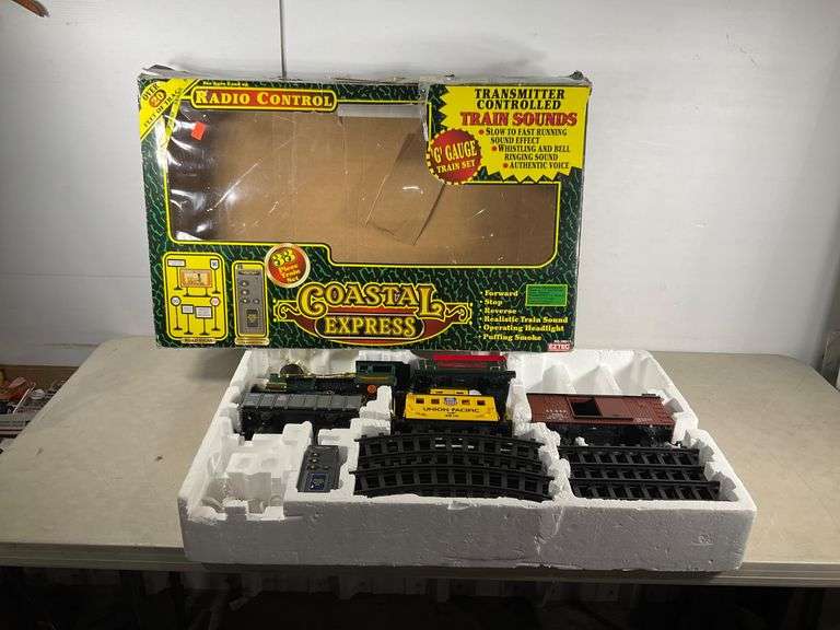 EZTEC Coastal Express G-Gauge Train Set with Tracks and Remote Control ...