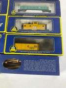 Lot of 9 AHM HO Scale Model Train Cars in Original Boxes and Track Set ...