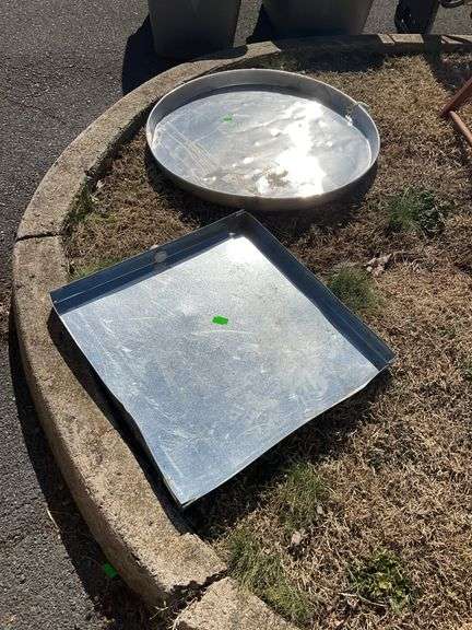 Set of Two Galvanized Metal Trays: Round and Square Designs - Hash Auctions