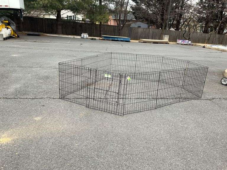 Metal Wire Pet Enclosure with 8’ Perimeter - Hash Auctions