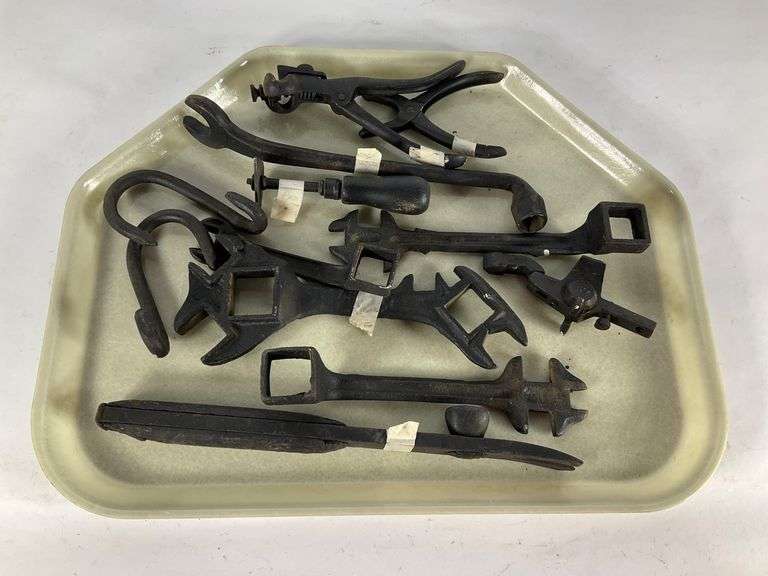 Assorted Hand Tools and Implements in Cast Metal - Hash Auctions