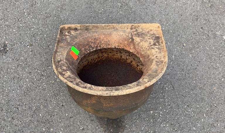 Cast Iron Industrial Crucible with 9-Inch Opening - Hash Auctions