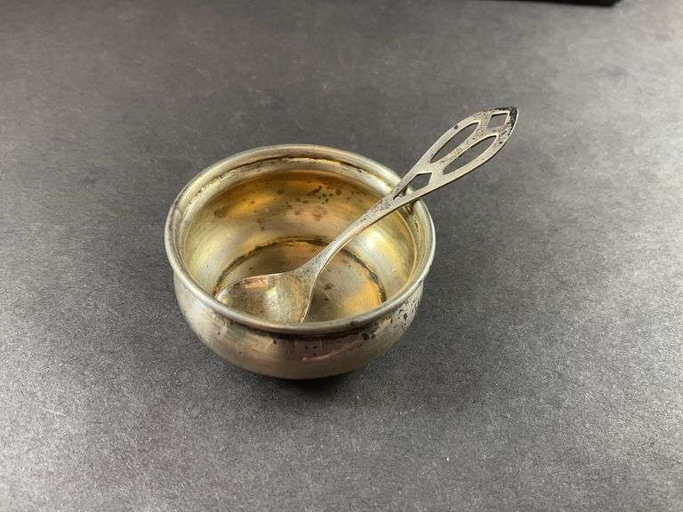Salt Holder And Spoon For Table 10 grams Sterling Silver - Hash Auctions