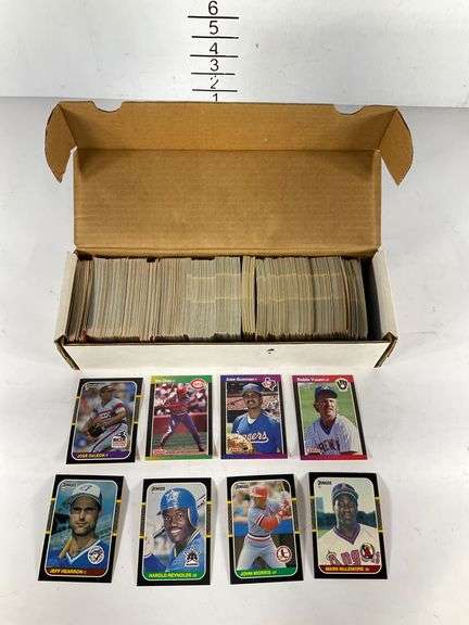 Collection of Baseball Trading Cards - Hash Auctions