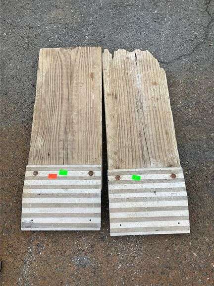 Pair of Short Ramps with Striped Metal Ends - Hash Auctions