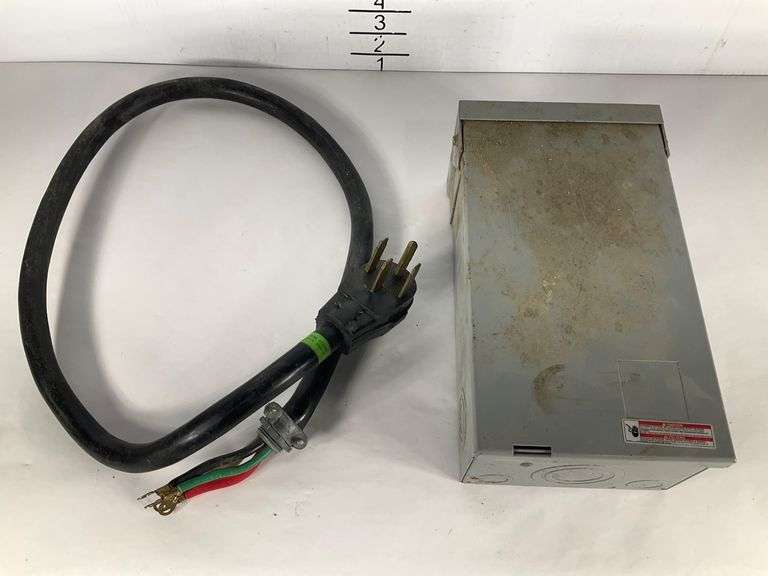 Electrical Disconnect Box with Attached Power Cable - Hash Auctions