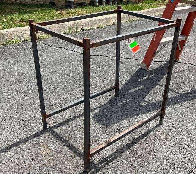 Metal Frame Stand with Rectangular Dimensions, 24”Lx18”W - Hash Auctions