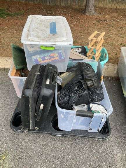 Pallet Lot of Mixed Household Items and Storage Containers - Hash Auctions