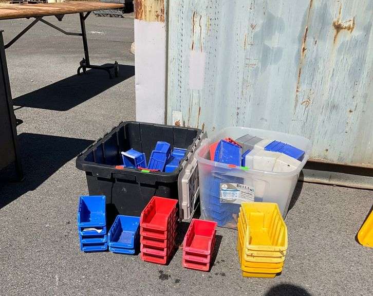 Assorted Plastic Storage Bins in Multiple Colors - Hash Auctions
