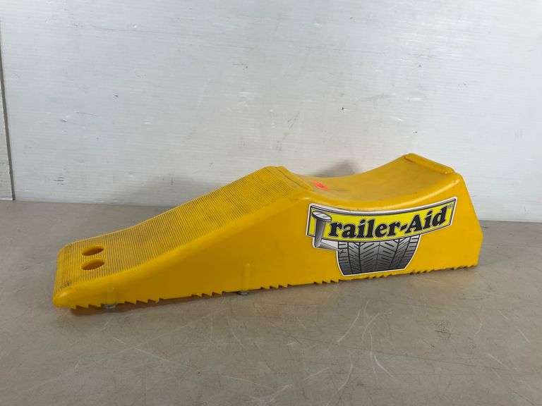 Yellow Plastic Trailer-Aid Tire Changing Ramp - Hash Auctions