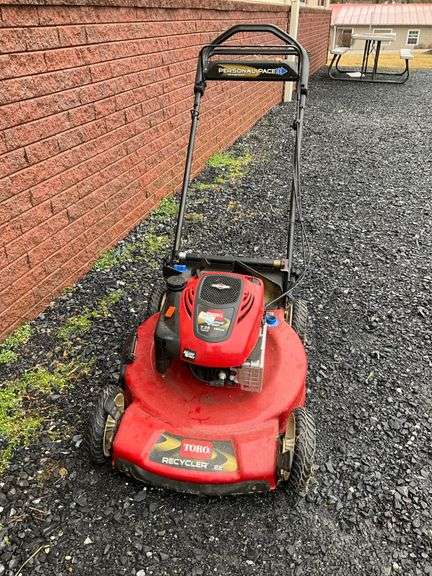 Toro Recycler Gas-Powered Lawn Mower with Briggs & Stratton 190cc ...