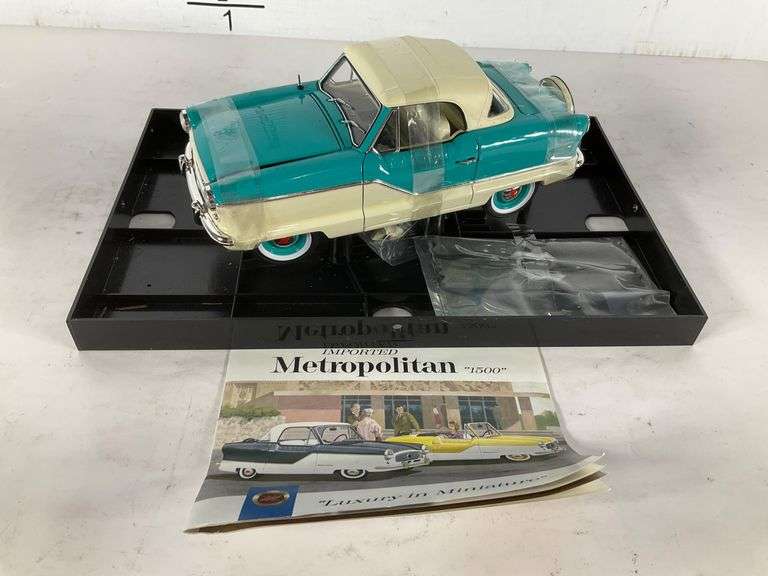 Die-Cast Nash Metropolitan Model in Teal and Cream - Hash Auctions