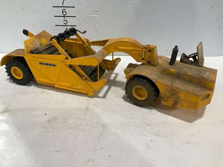 Yellow Die-Cast John Deere Scraper Toy Vehicle - Hash Auctions