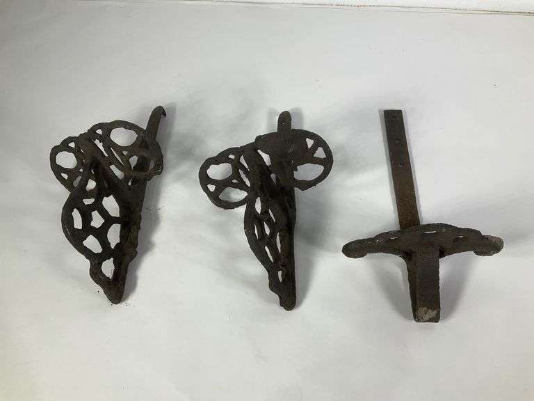 Set of Three Cast Iron Snow Birds with Mounting Bars - Hash Auctions