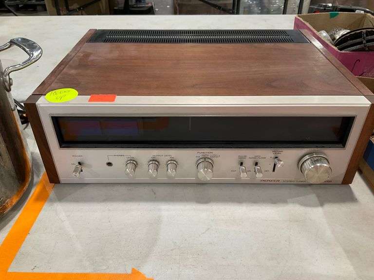 Pioneer Model TX-9100 Stereo Tuner with Wood Paneling - Hash Auctions