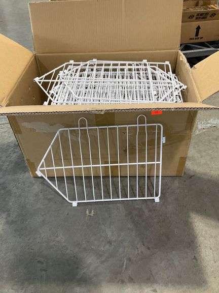 Bulk Lot of White Metal Wire Panels - Hash Auctions