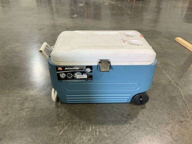 Igloo MaxCold Rolling Cooler with 60-Quart Capacity and Handles - Hash ...