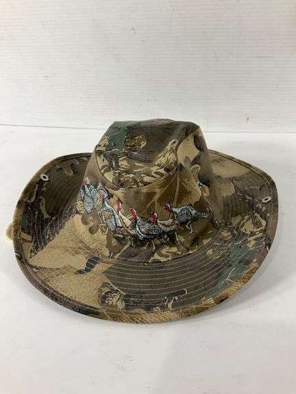 Camouflage Bucket Hat With Embroidered Turkey Design - Hash Auctions