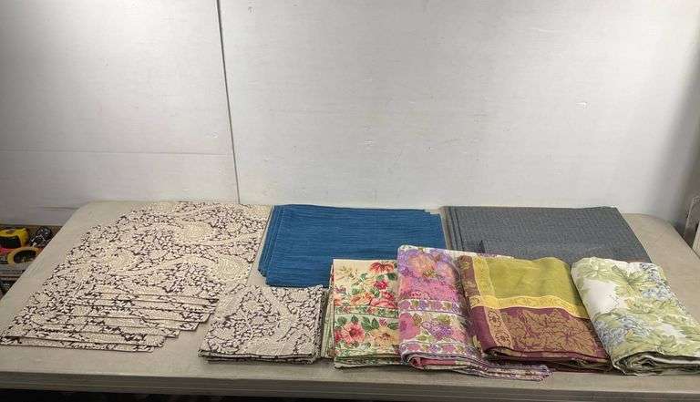 Assorted Table Linens Including Williams Sonoma and Other Brands - Hash ...