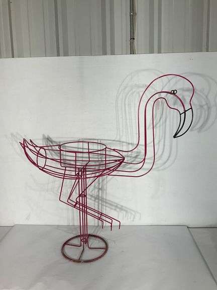 Pink Metal Wire Flamingo-Shaped Lawn Ornament Plant Stand, 39in Tall ...