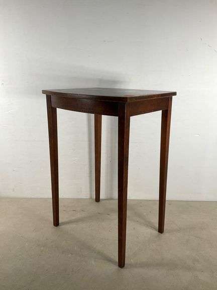 22-Inch Tall Side Table With Curved Apron and Tapered Legs - Hash Auctions