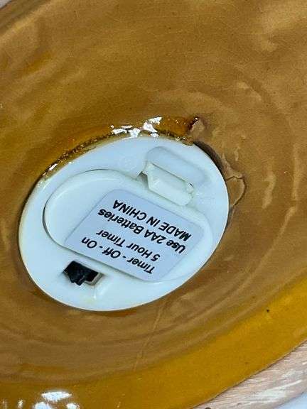 Glazed Ceramic Rooster-Shaped Light with Timer - Hash Auctions