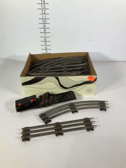 Boxed Model Train Tracks with Control Unit - Hash Auctions