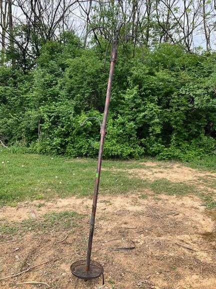 Metal Five-Hook Yard Decoration, 7′ Height - Hash Auctions