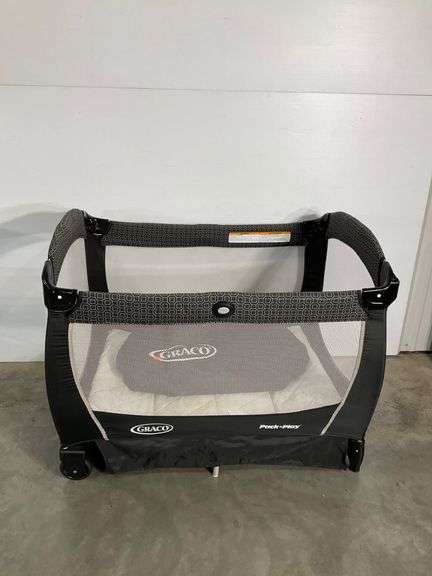 Graco Pack ‘n Play Portable Play Yard with Carrying Case - Hash Auctions