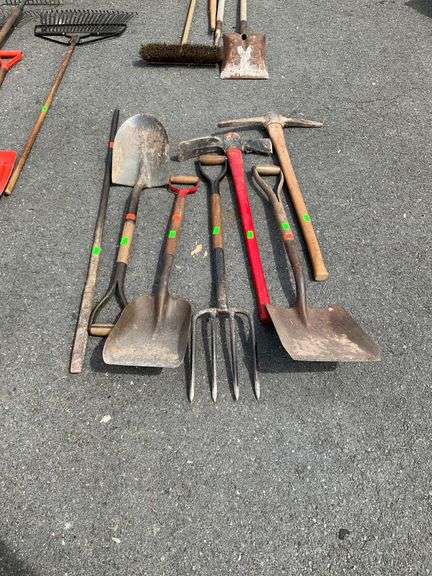 Collection of 7 Assorted Yard and Garden Tools - Hash Auctions