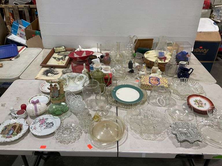 Pallet Lot of Assorted Household and Decorative Items Including ...